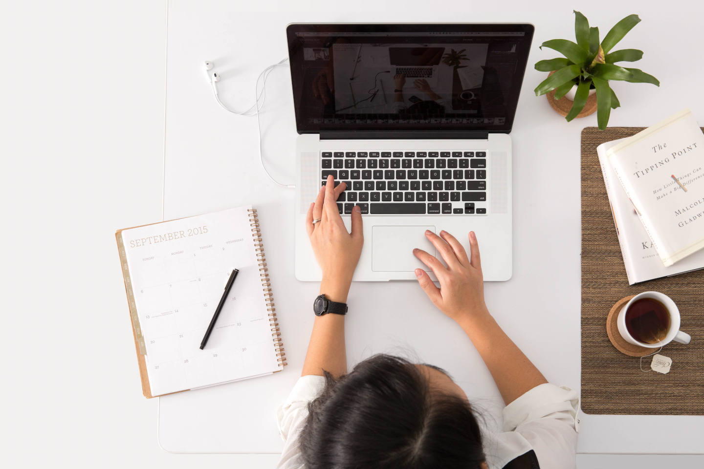Un question sur notre logiciel RH ? Contactez-nous - Lamster